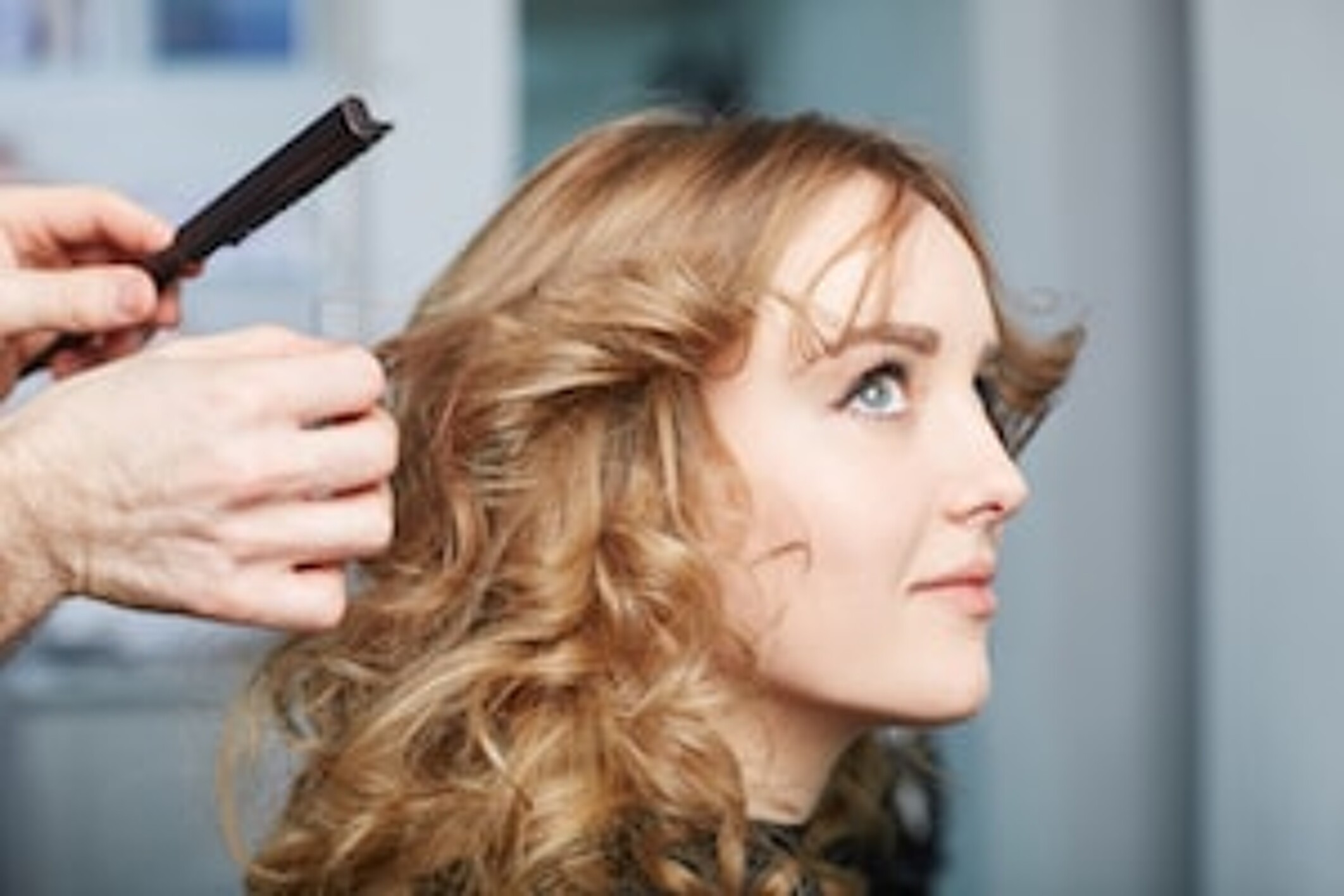 Brushing femme, brushing à domicile